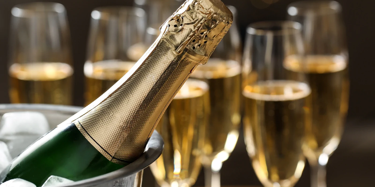Champagne, Prosecco, Cava – What's the Difference? Everything You Need ...